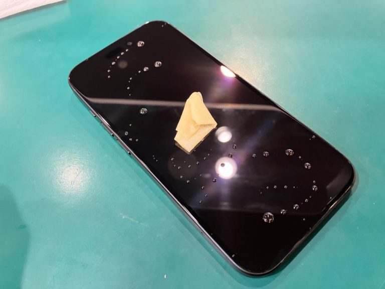 簡単に傷がつかないようにしましょう！iPhone 15にコーティングを実施！【PREMIUM COATINGペリエ千葉店】｜PREMIUM ...