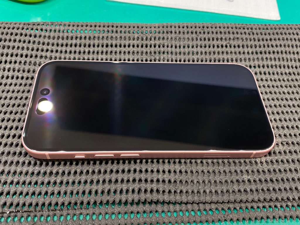 大人な雰囲気のピンクが人気！iPhone(アイフォン)15にコーティングをさせていただきました！【PREMIUM COATING(プレミアム ...